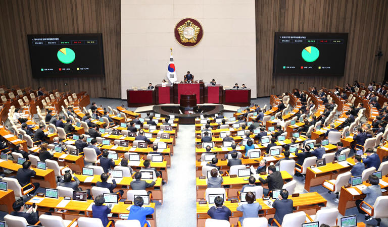 President Lee and People Power Party clash over tax deduction abolition