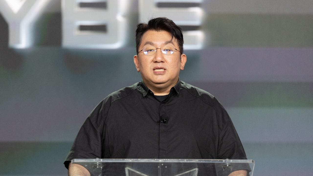 Why did Seoul Police issue arrest warrant against HYBE founder Bang Si ...