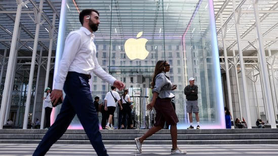From Steve Jobs to Tim Cook: How Apple’s top leadership quietly changed ...