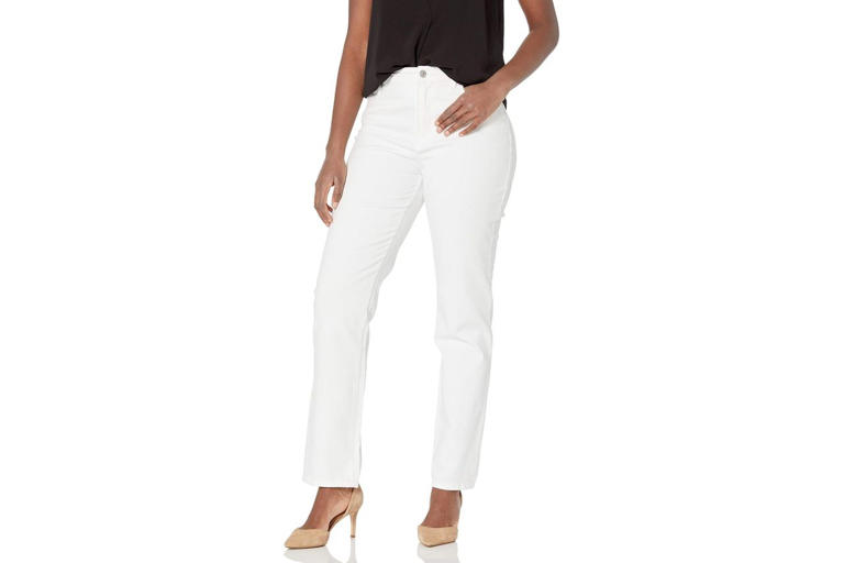 You need a leg-lengthening pair of white jeans for spring and summer—15 ...