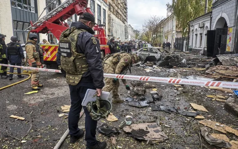 Russian strikes wound 25 in Ukraine overnight