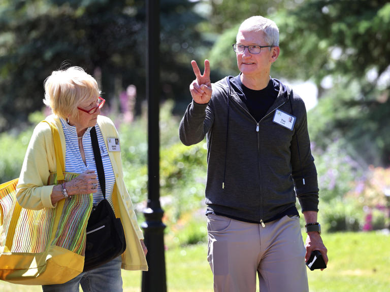 Apple's new CEO pick shows it's sticking to its guns in the AI wars