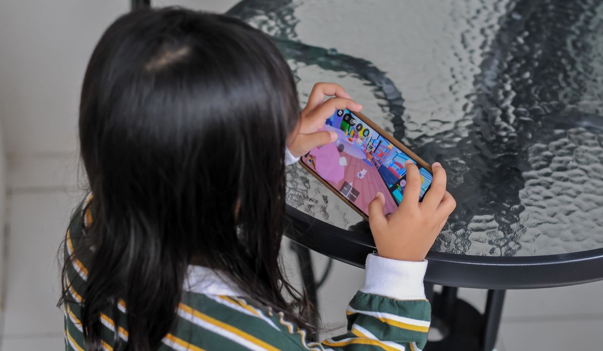 What parents need to know as Roblox introduces new age-based restrictions