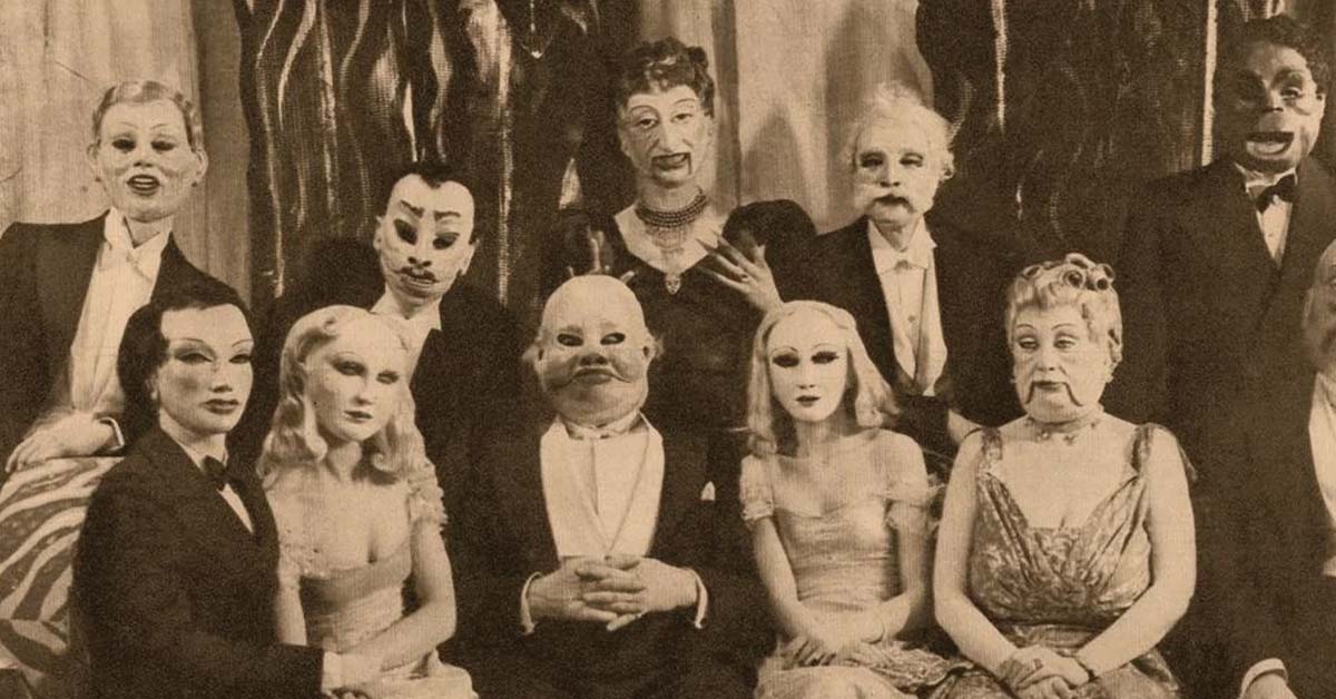 15 unsettling historical photos the history books can keep