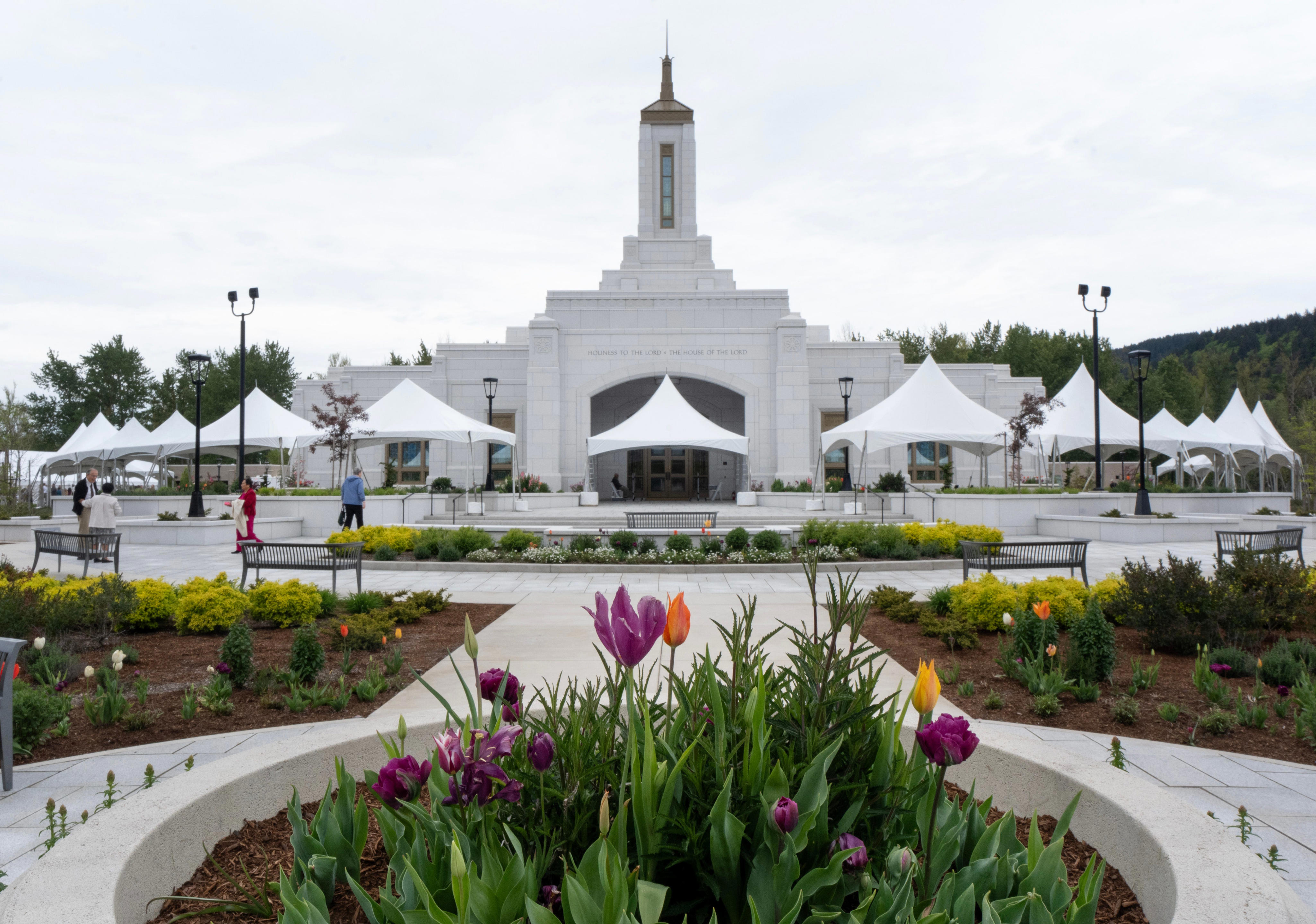 Public can see inside new temple in Springfield for 2 weeks