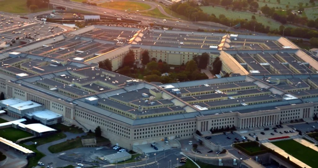 Pentagon hires 'qualified, patriotic' Jan. 6 rioter for ...