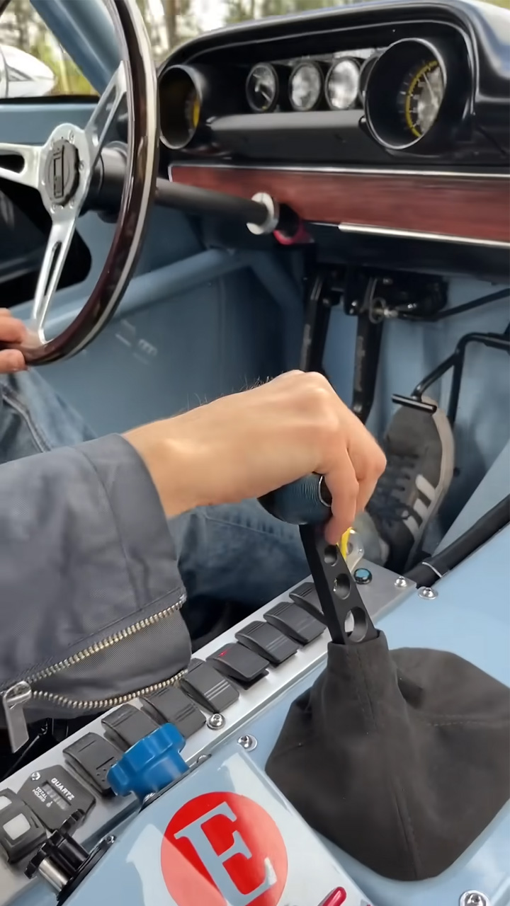 Innovative high speed shifting without a clutch