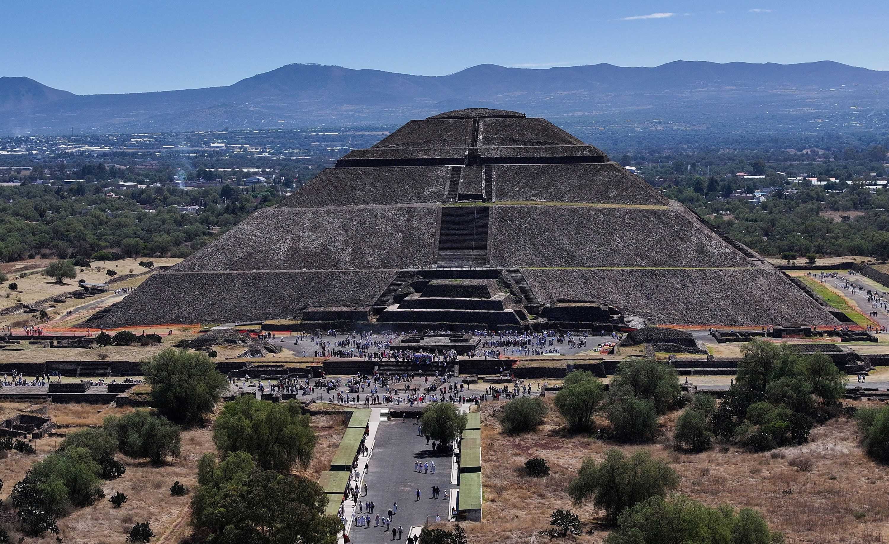 Canadian killed, 6 Americans among injured in shooting at pyramids ...
