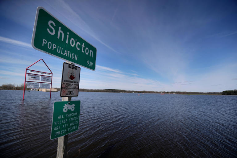 'Shiocton now is basically a lake.' Timeline recaps 100-year flood