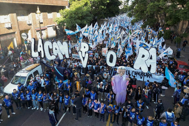 Vamos a volver: Cristina Kirchner llama a sus seguidores tras su ...