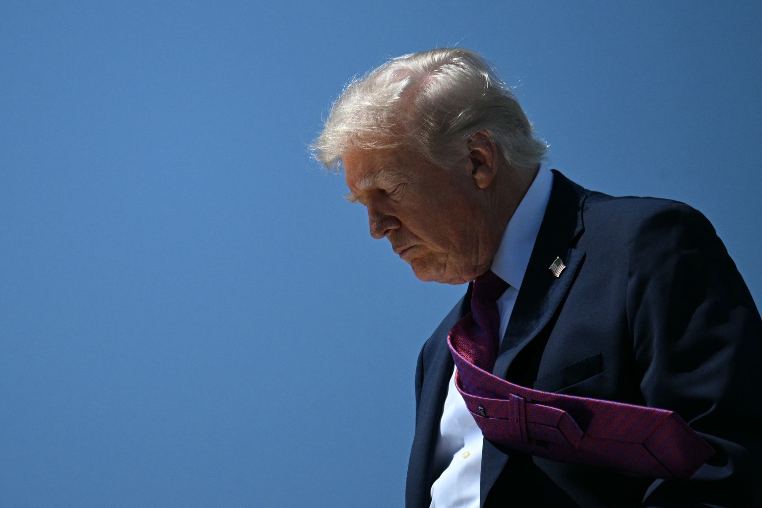Trump miesza ws. Iranu. "Washington Post": Prezydent przeczy sam sobie
