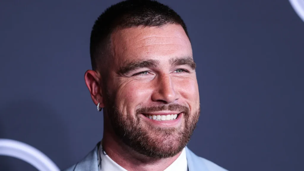 Taylor Swift visits Travis Kelce during NYC shoot for Tommy Hilfiger ...