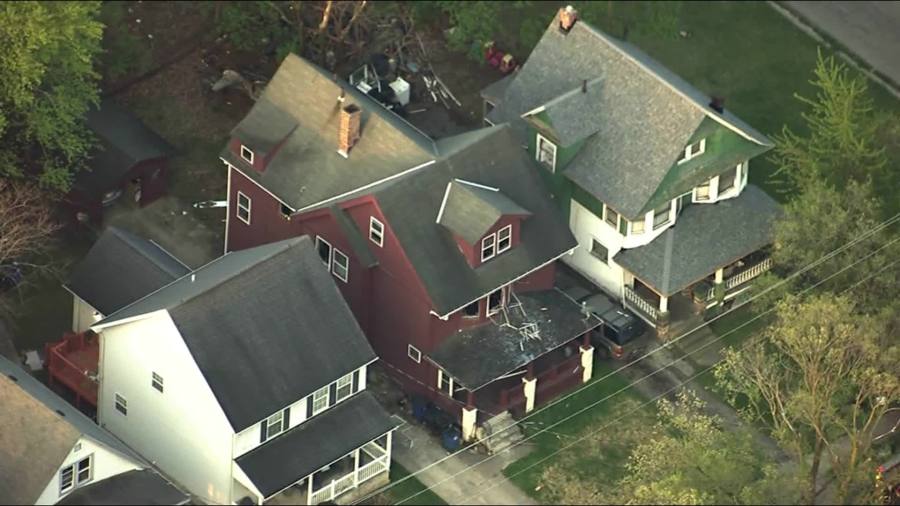 6 children, mother safe after Cleveland house fire