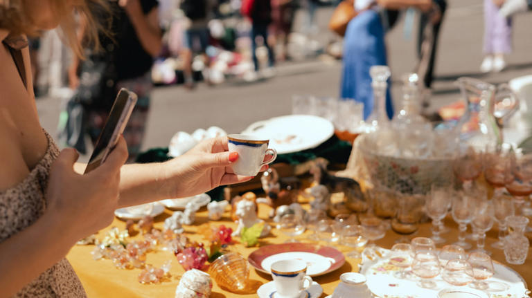Shop yard sales like a total pro with these 14 clever tips and hacks