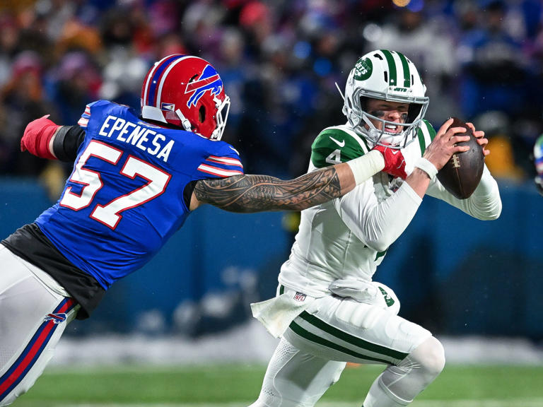 Eagles add defensive line depth by signing AJ Epenesa