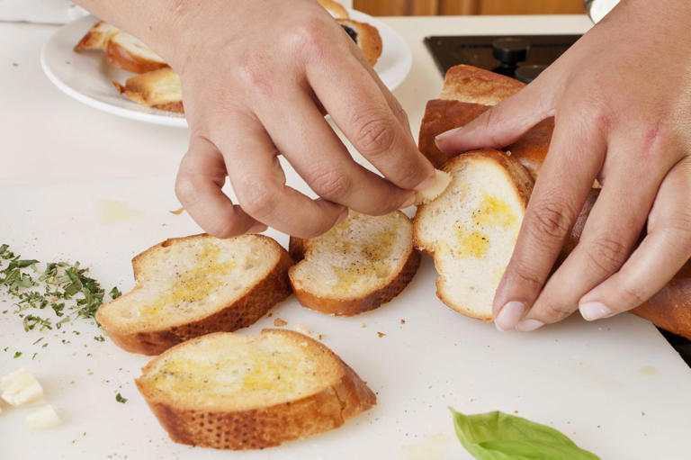 The genius garlic bread trick I learned while working in Italy