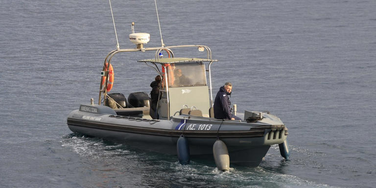 Σάμος: Καταδίωξη ταχυπλόου από το Λιμενικό, συνελήφθη ο διακινητής ...