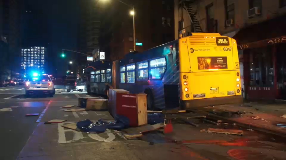MTA bus plows into parked cars, damages outdoor dining structure on ...