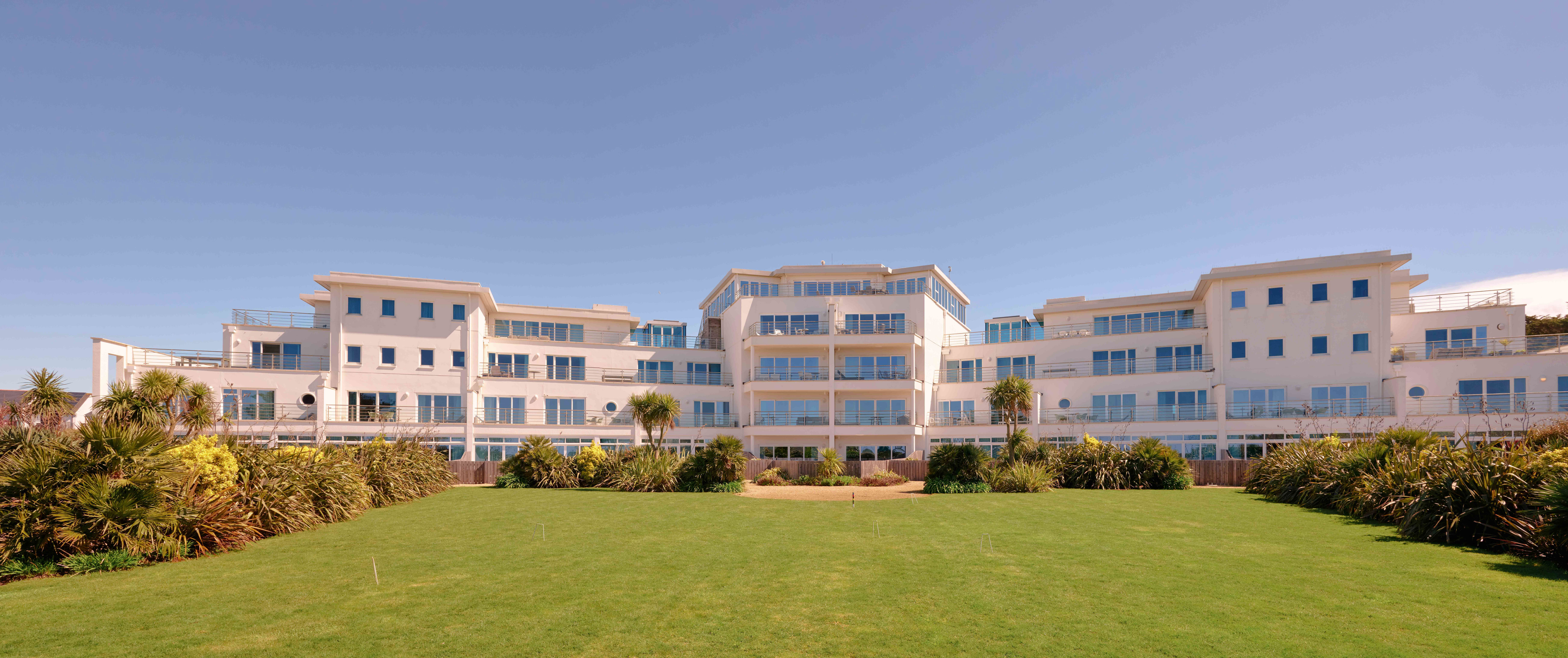 Hotel owner offers to pay soaring petrol costs for guests to get to ...