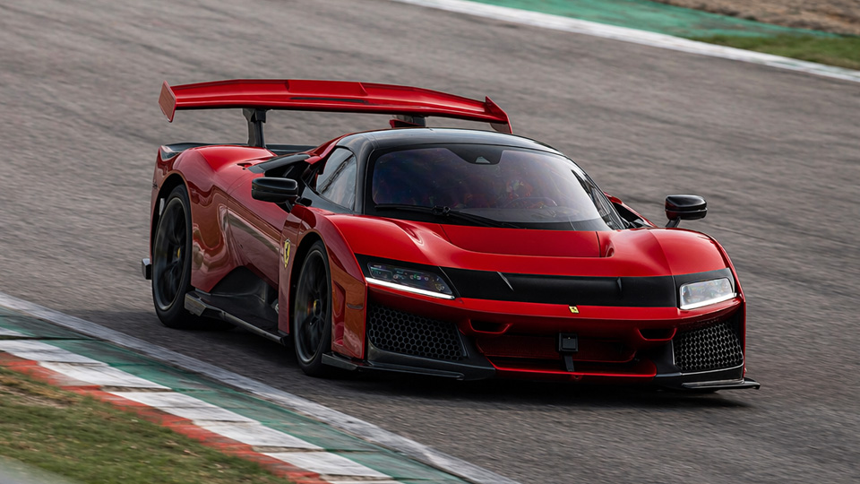 How loud is the Ferrari F80 under full power acceleration?