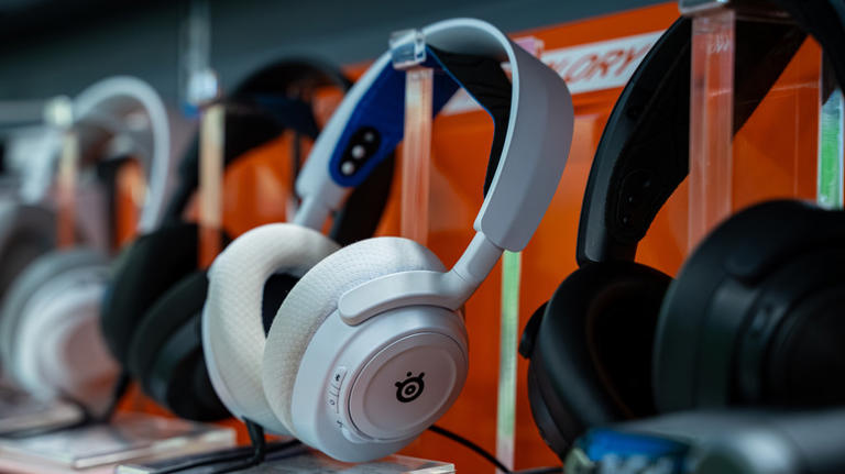 8 best budget and expensive gaming headsets in 2026