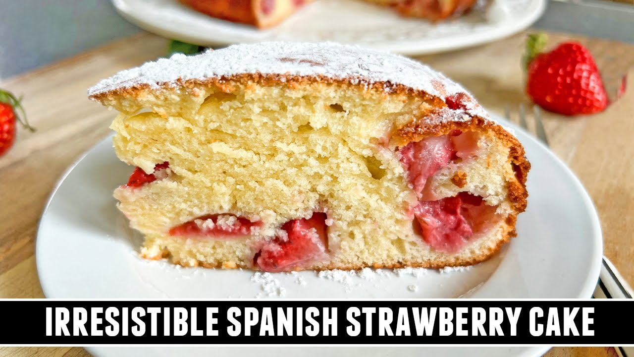 Spanish strawberry sponge cake (bizcocho de fresa) | Easy homemade recipe