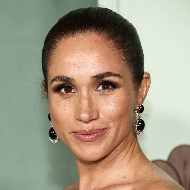 Royal fans react to viral clip showing Meghan Markle giving staff ...