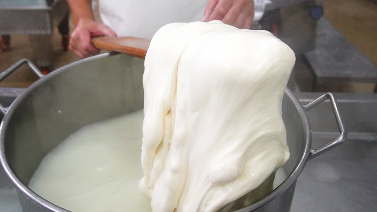 How traditional mozzarella cheese is made in Italy