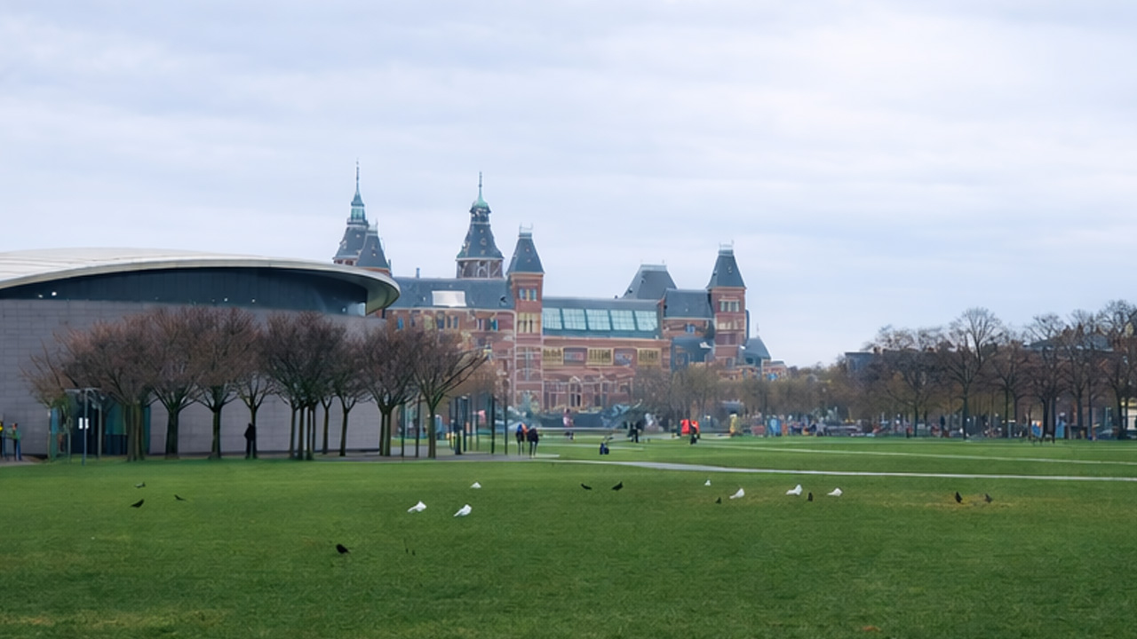 What does Amsterdam feel like on a quiet rainy day?