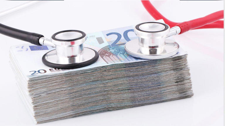 Man arrested after selling 44,000 fake doctor notes online