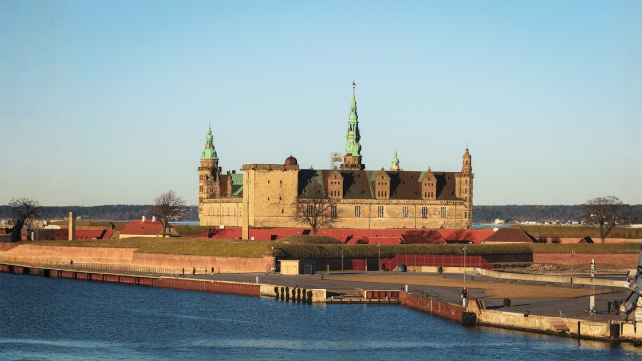 12 historic waterfront towns for family walks, ships, and museum stops