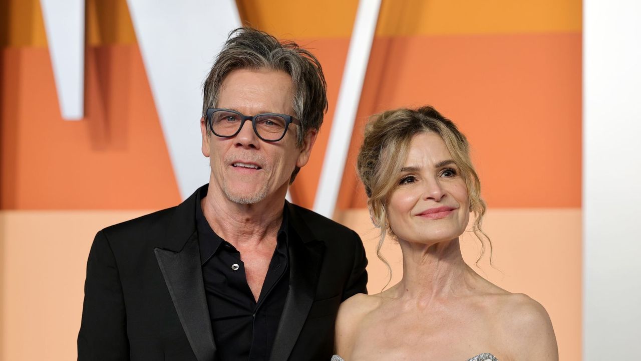 Kevin Bacon and Kyra Sedgwick’s cream living room perfects the mid ...