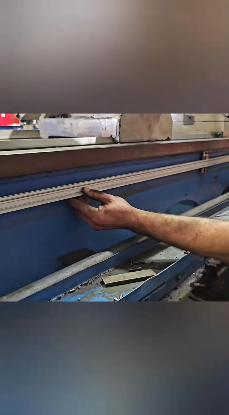 Installing a magnetic scale on a big lathe