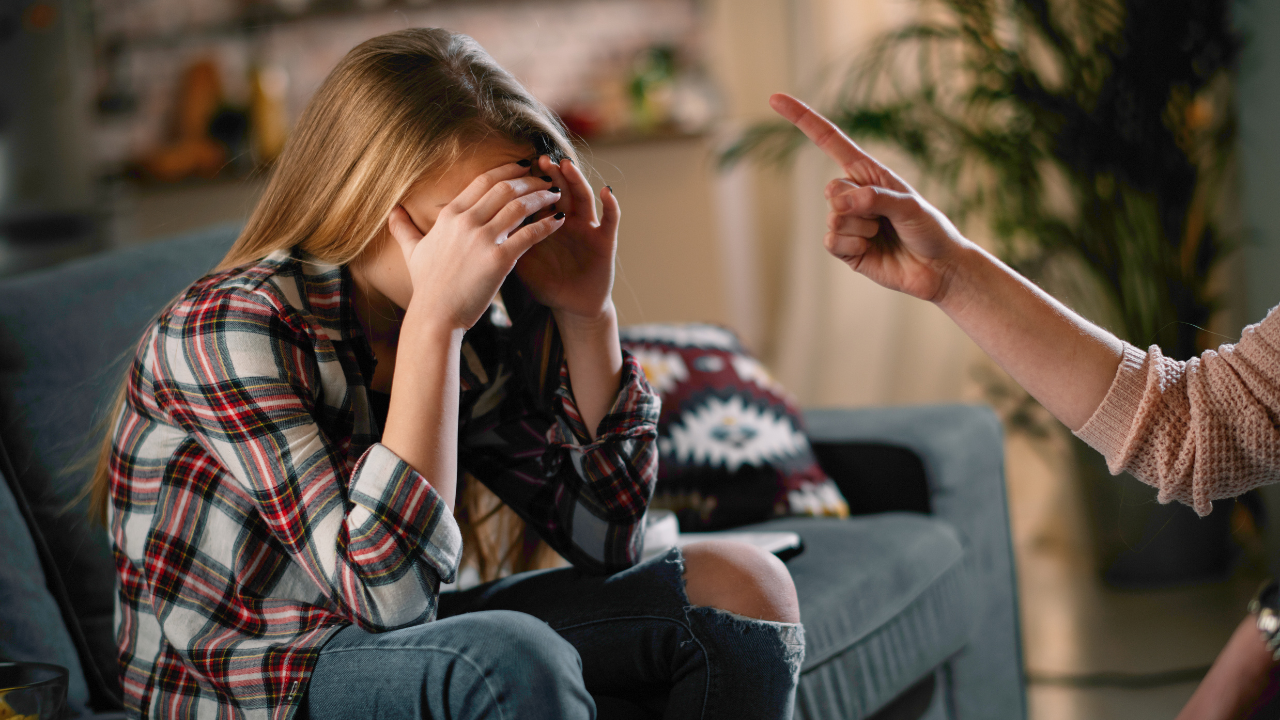 Do you unconsciously ‘insult’ your child? 5 mistakes that can ruin ...