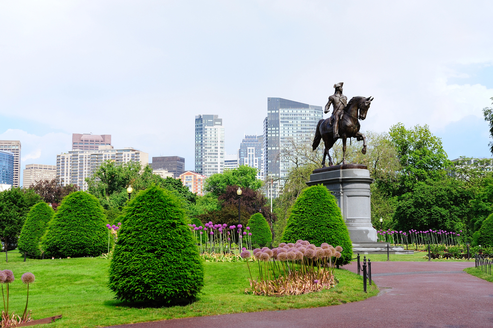 16 chilling historical walking tours in Old Boston