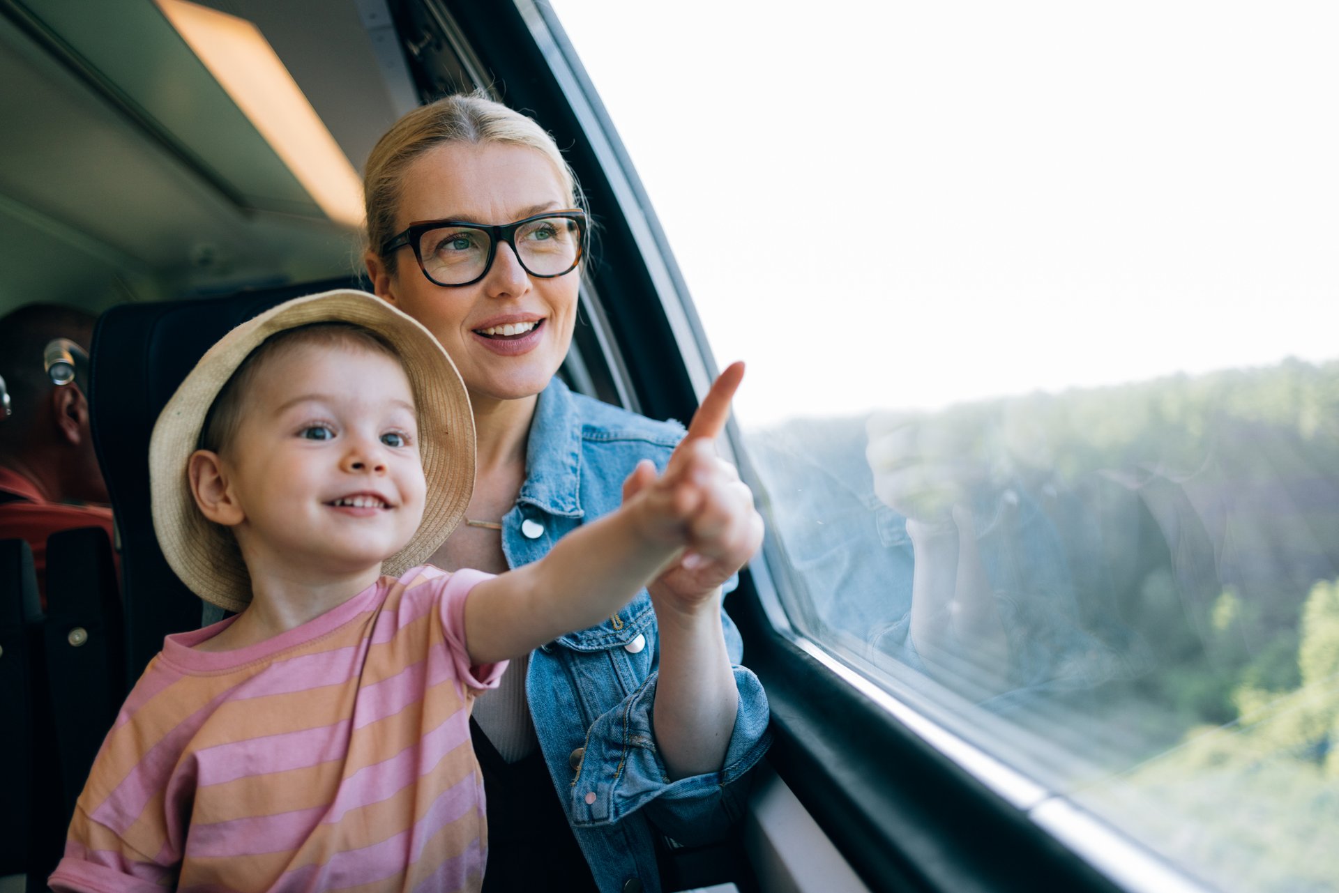 Für unter 100 €: Mit diesem DB-Ticket reist eure ganze Familie durch ...