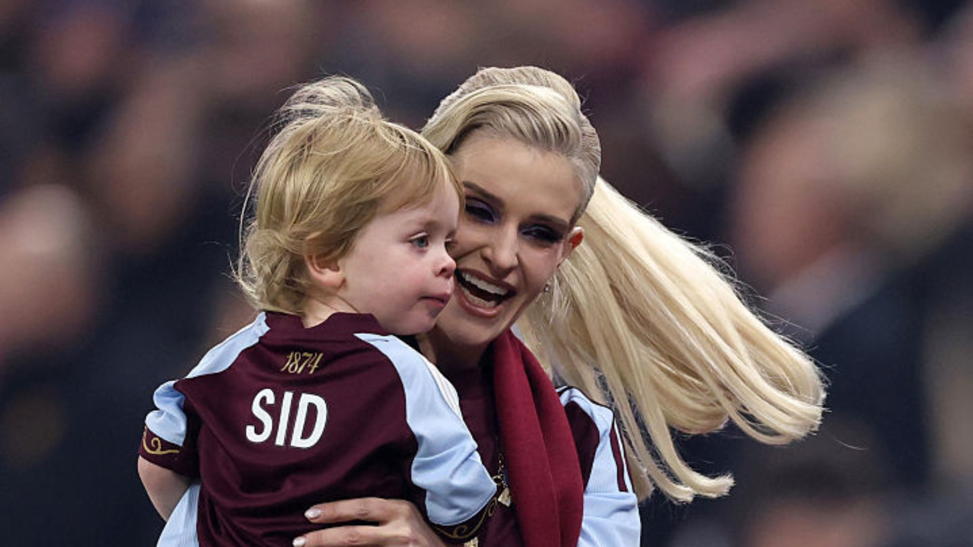 Kelly Osbourne facing backlash for 'tongue' pic with son Sidney: 'It's ...