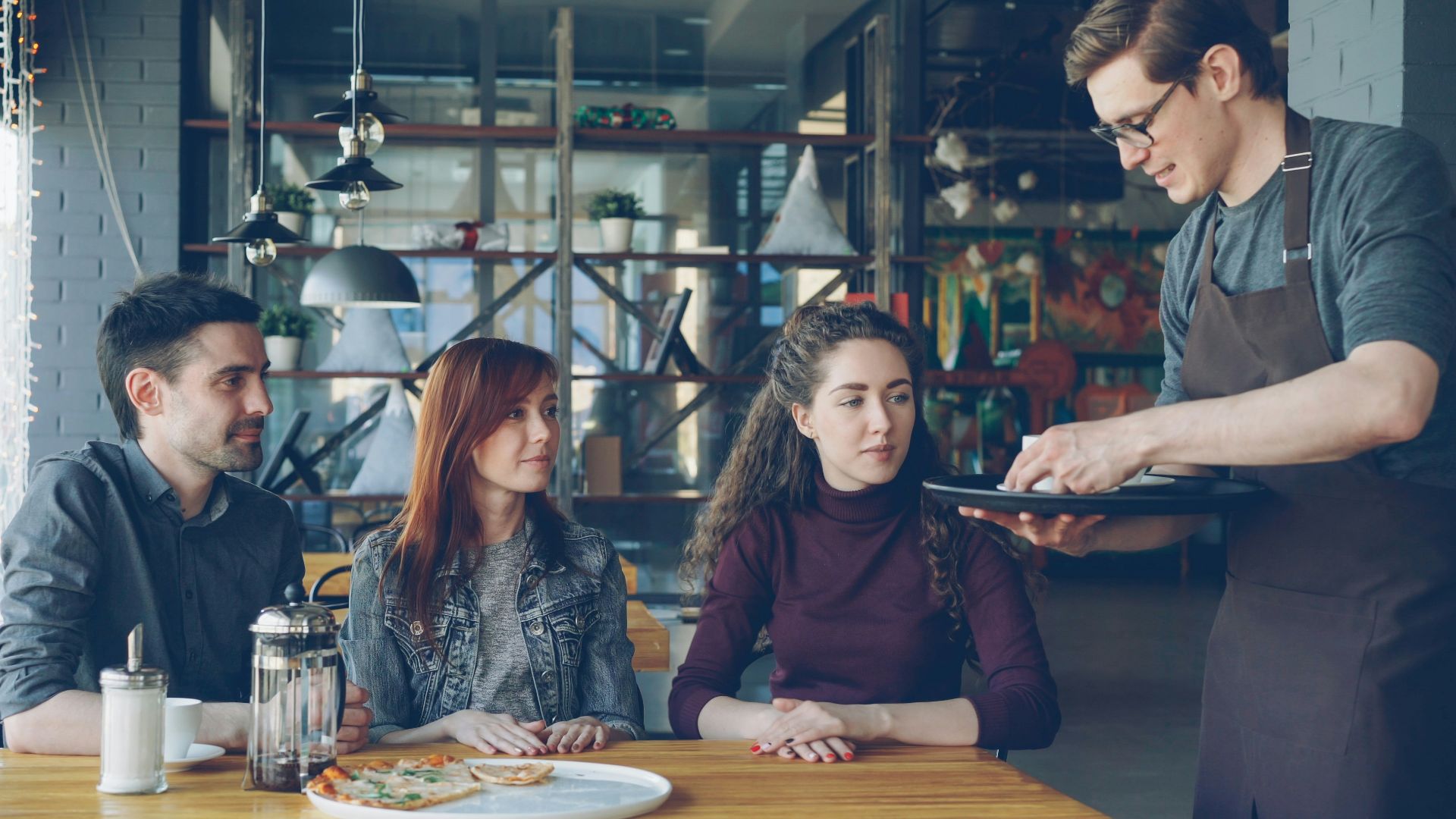 10 things diners do that make chefs hate them & 10 that make the ...