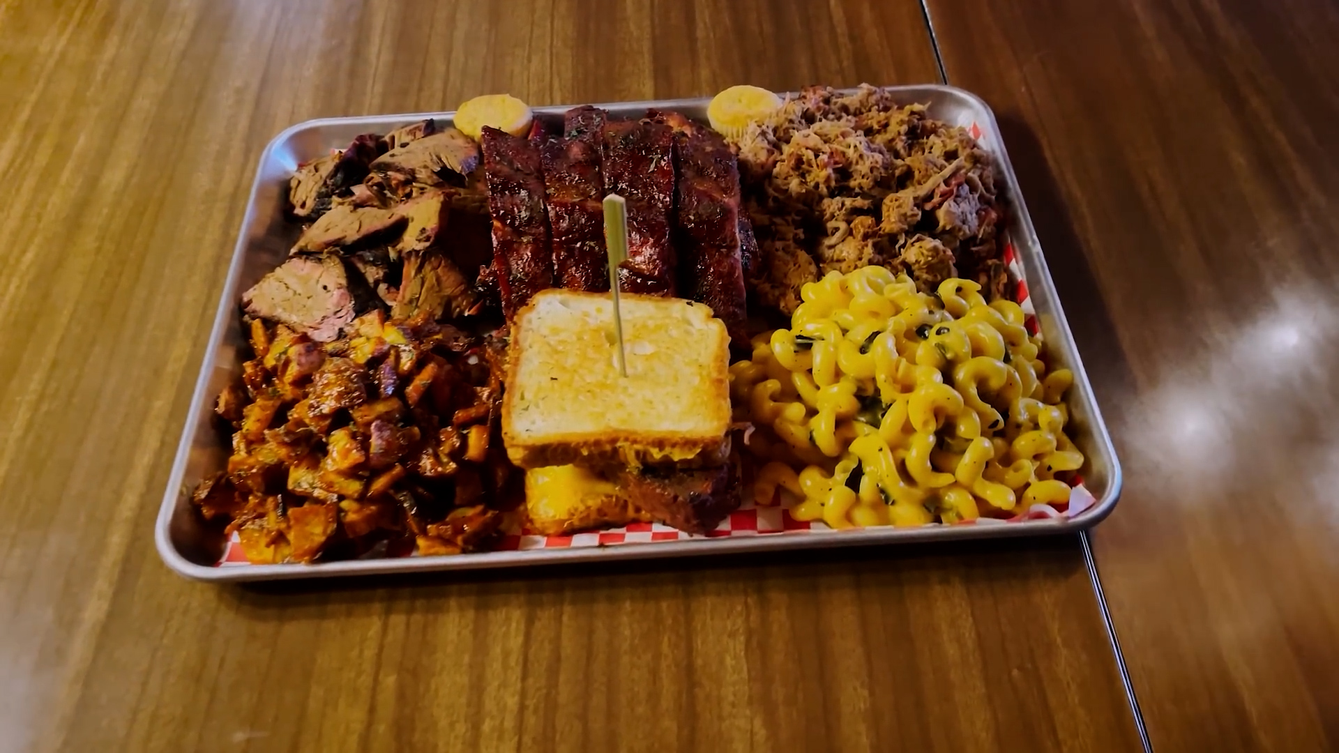 Man attempts unreal 7lb BBQ platter challenge