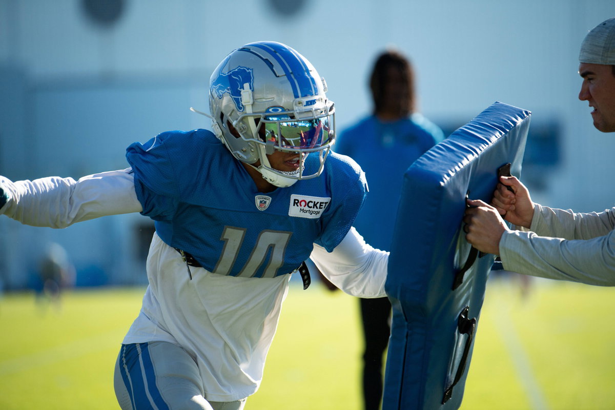 15 NFL wide receivers with the highest drop percentages in 2025