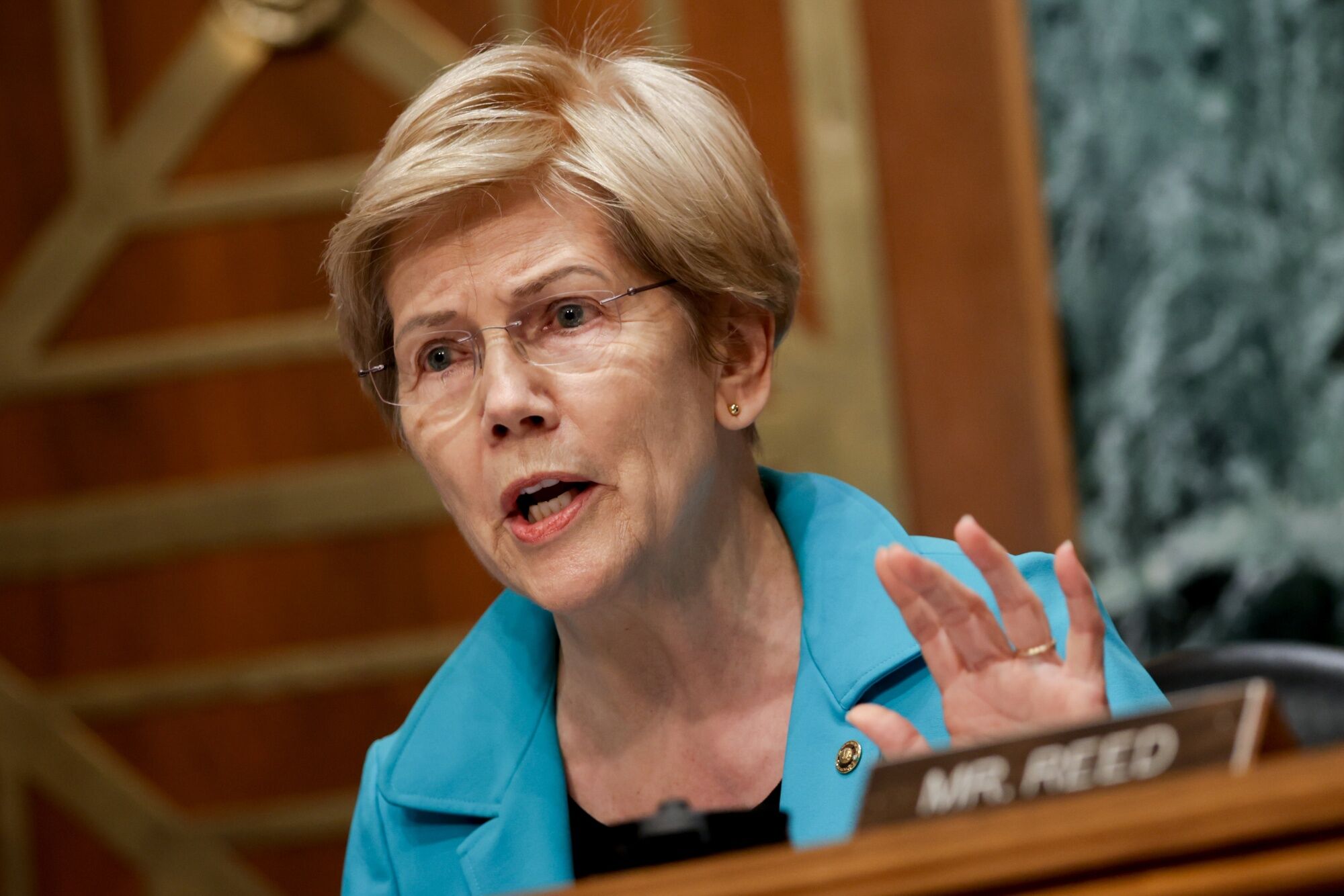 Elizabeth Warren says Warsh testimony shows lack of independence