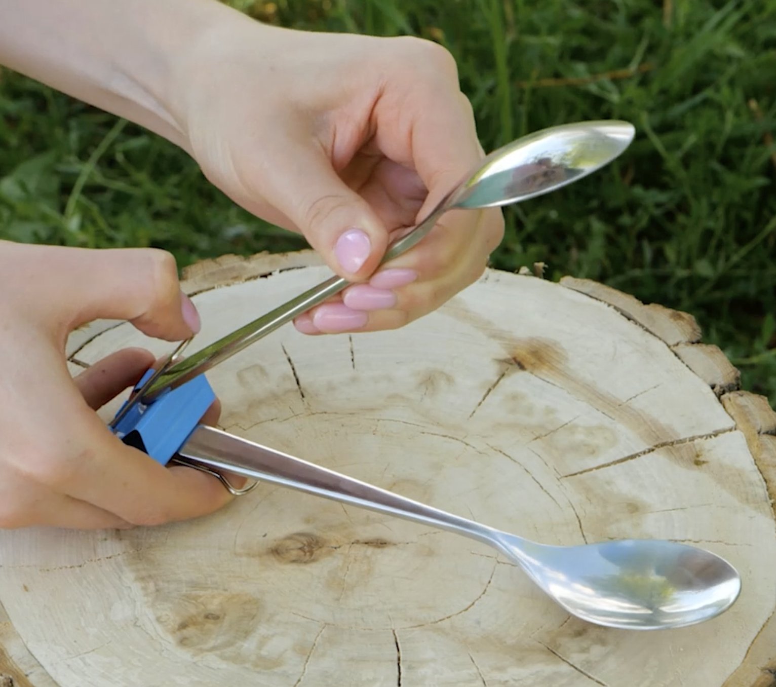 Smart outdoor hacks for fire, food & shelter