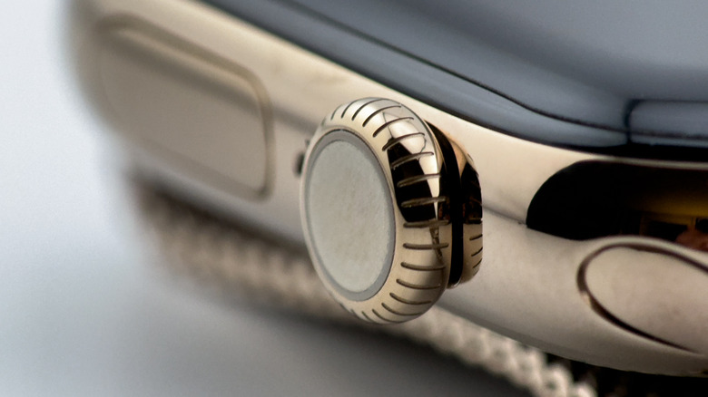 5 things you didn't know your Apple Watch's digital crown can do