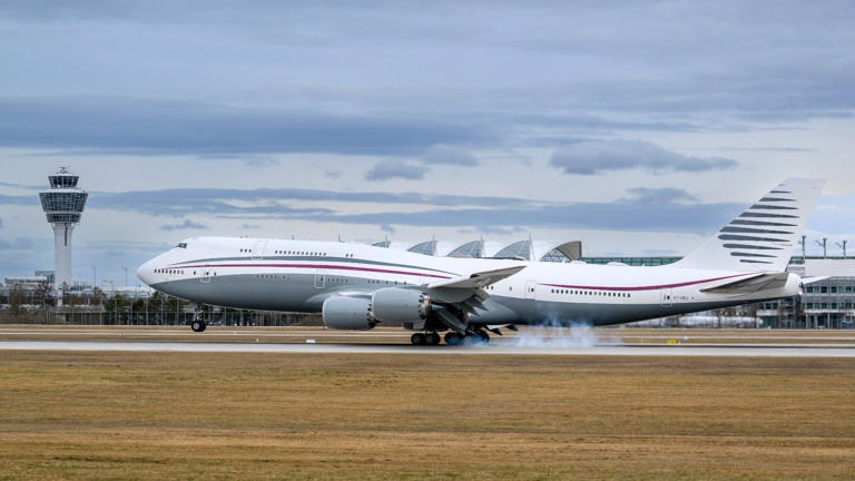 Calling 'Vader 01': The Boeing 747-8 destined to be Air Force One ...