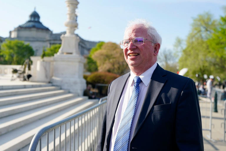 Trump ally John Eastman should not be disbarred for election challenge