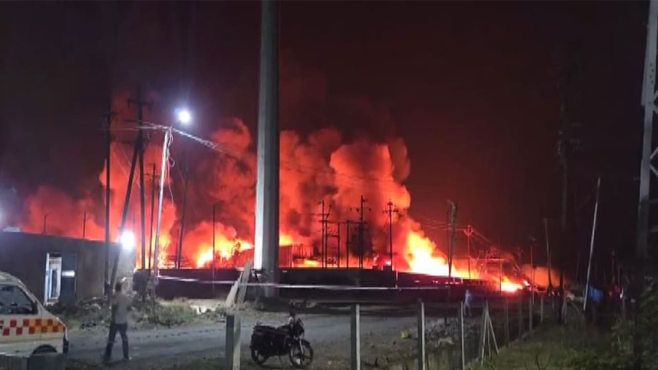 Massive fire breaks out at waste disposal plant in Dhar's Pithampur
