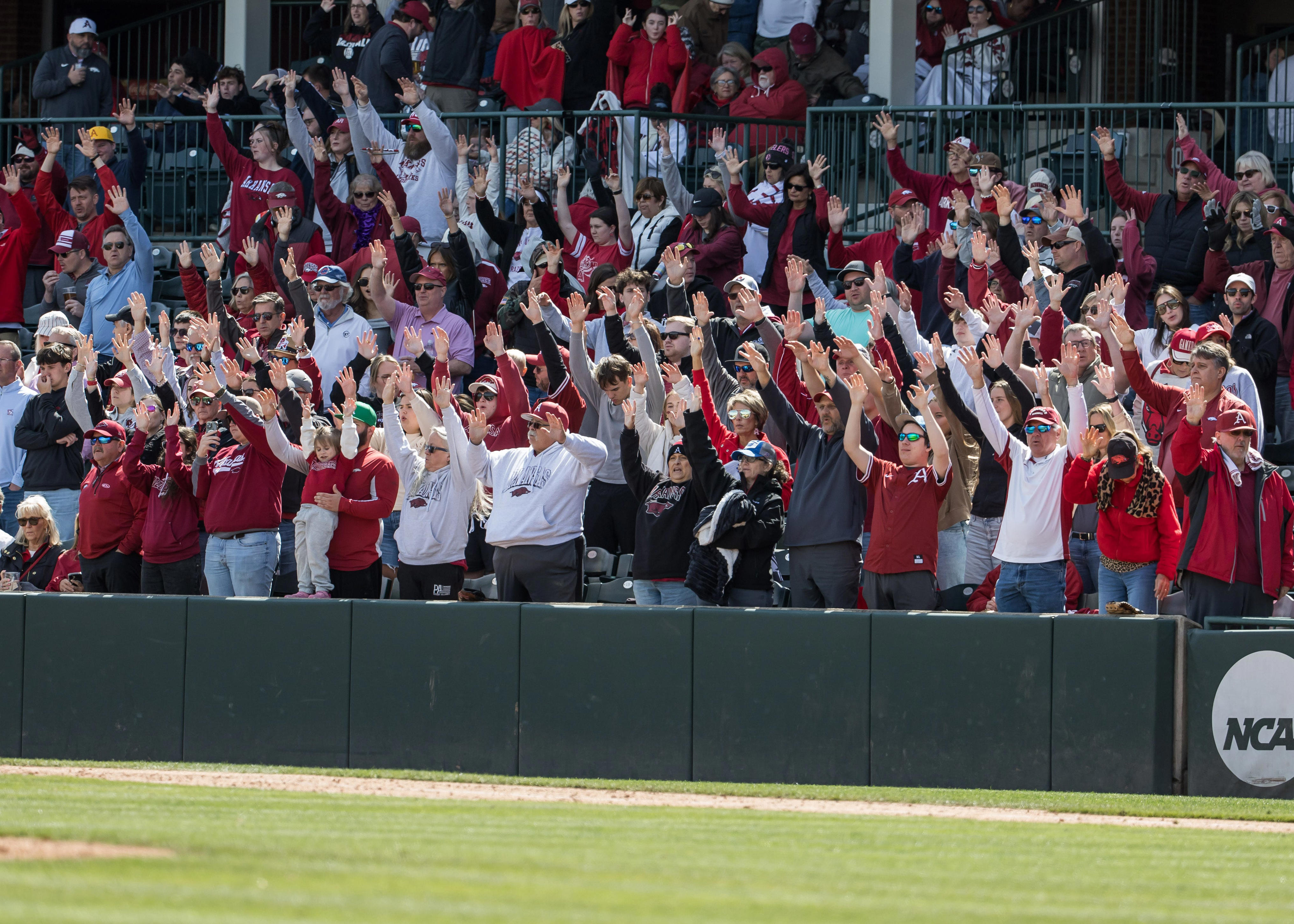 Central Michigan transfer pitcher Luke Neiswonger commits to Arkansas ...