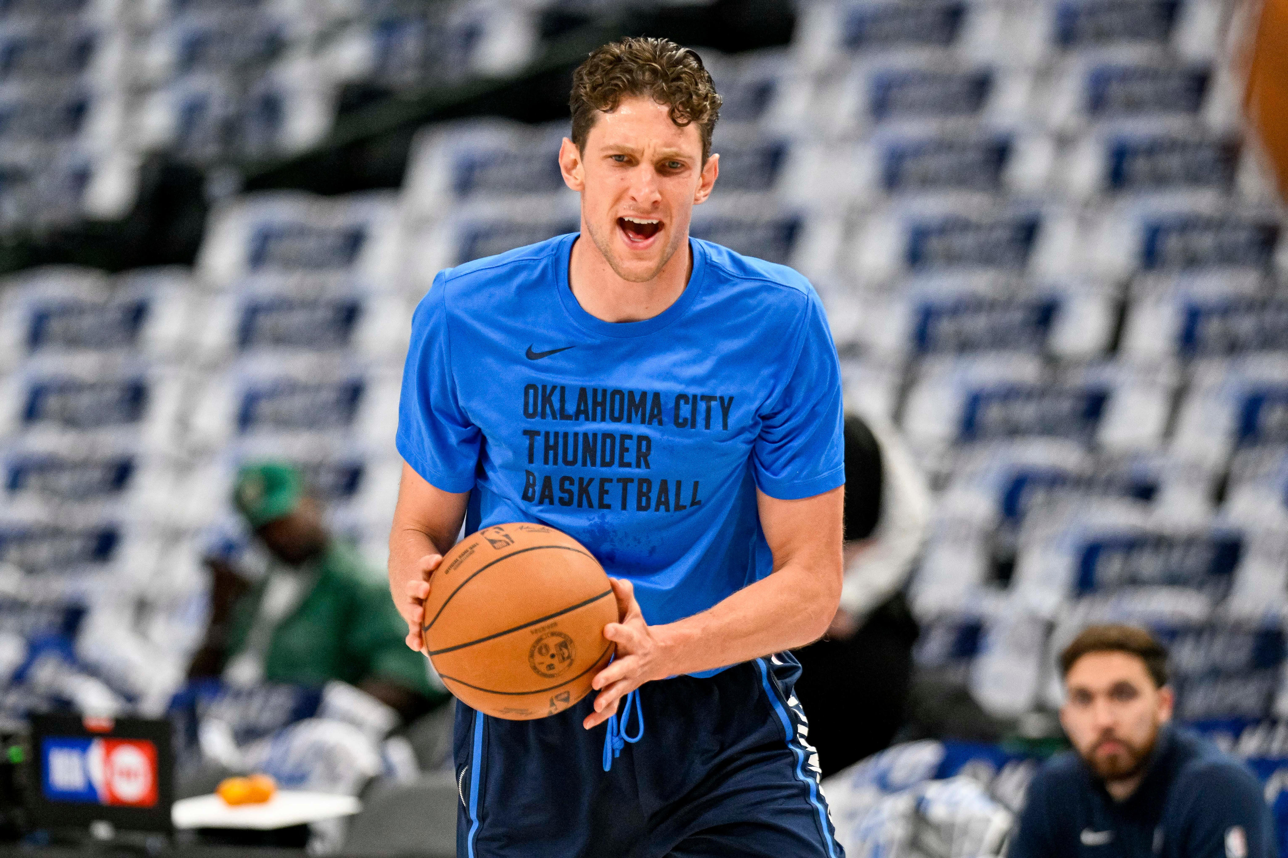How Mike Muscala helped Suns reach Round 1 series against Thunder