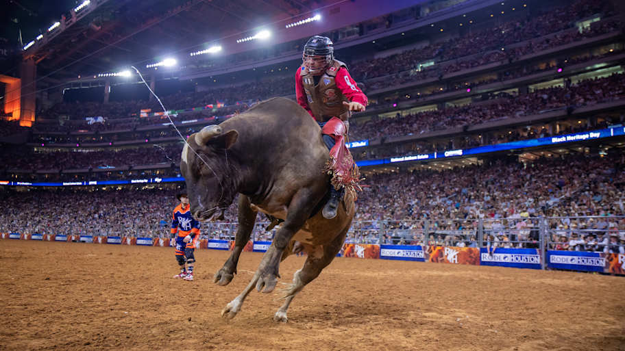 Jake Gardner lands on top of bull riding world standings for first time ...