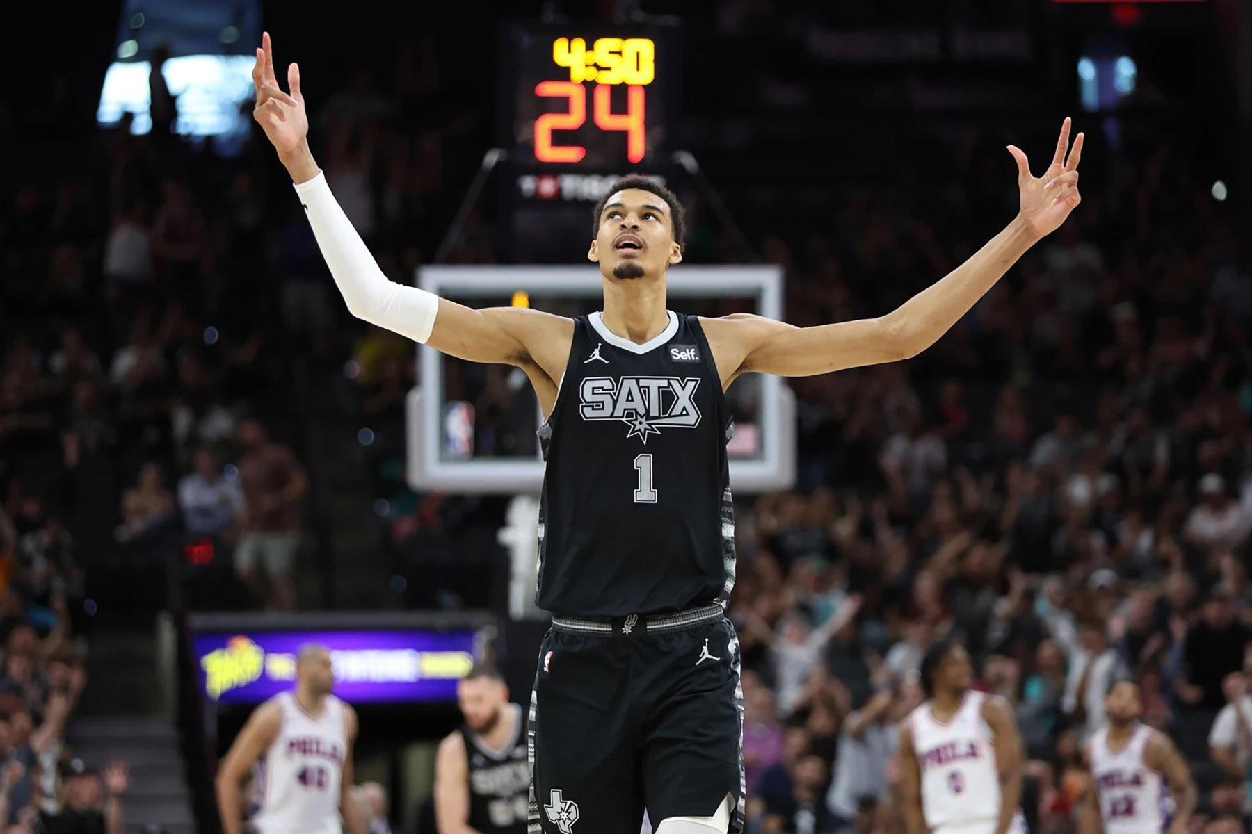 Victor Wembanyama torehkan sejarah baru NBA, pemain pertama yang meraih ...